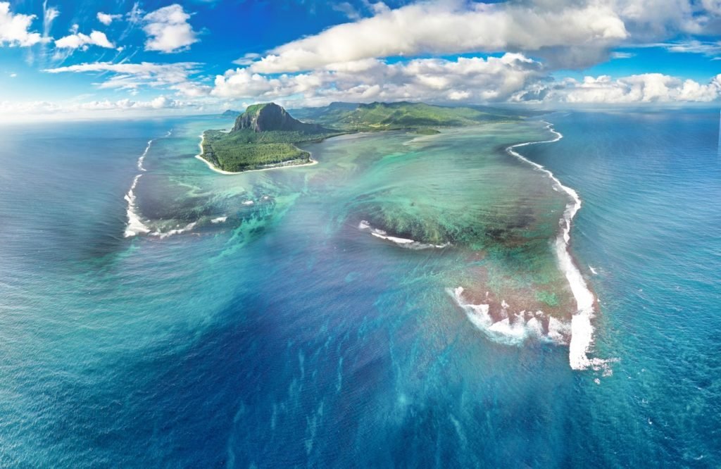 Mauritius opens its borders to international travelers from today ...